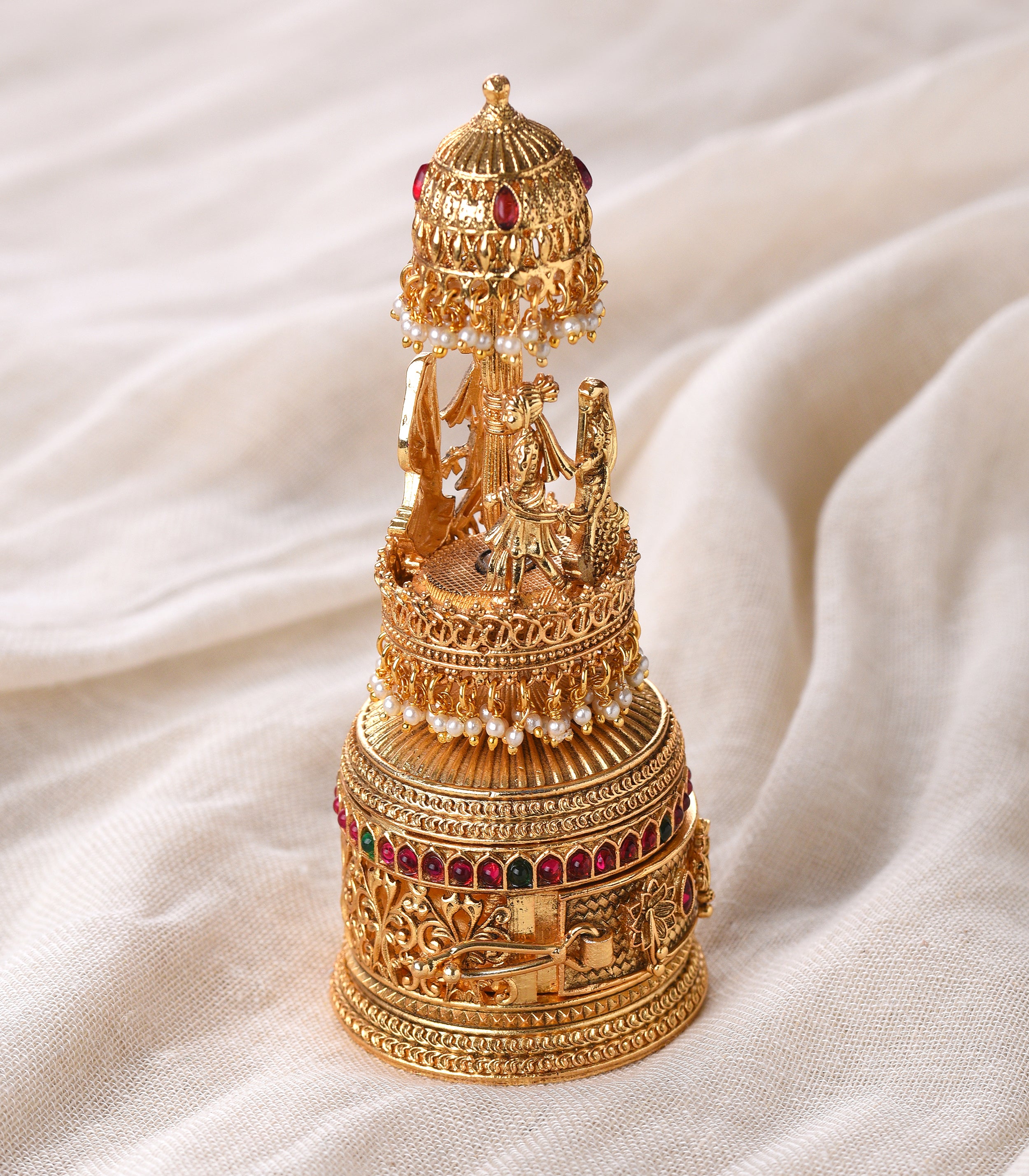 GOLD PLATED RED & GREEN SINDUR BOX – Preeti Mohan