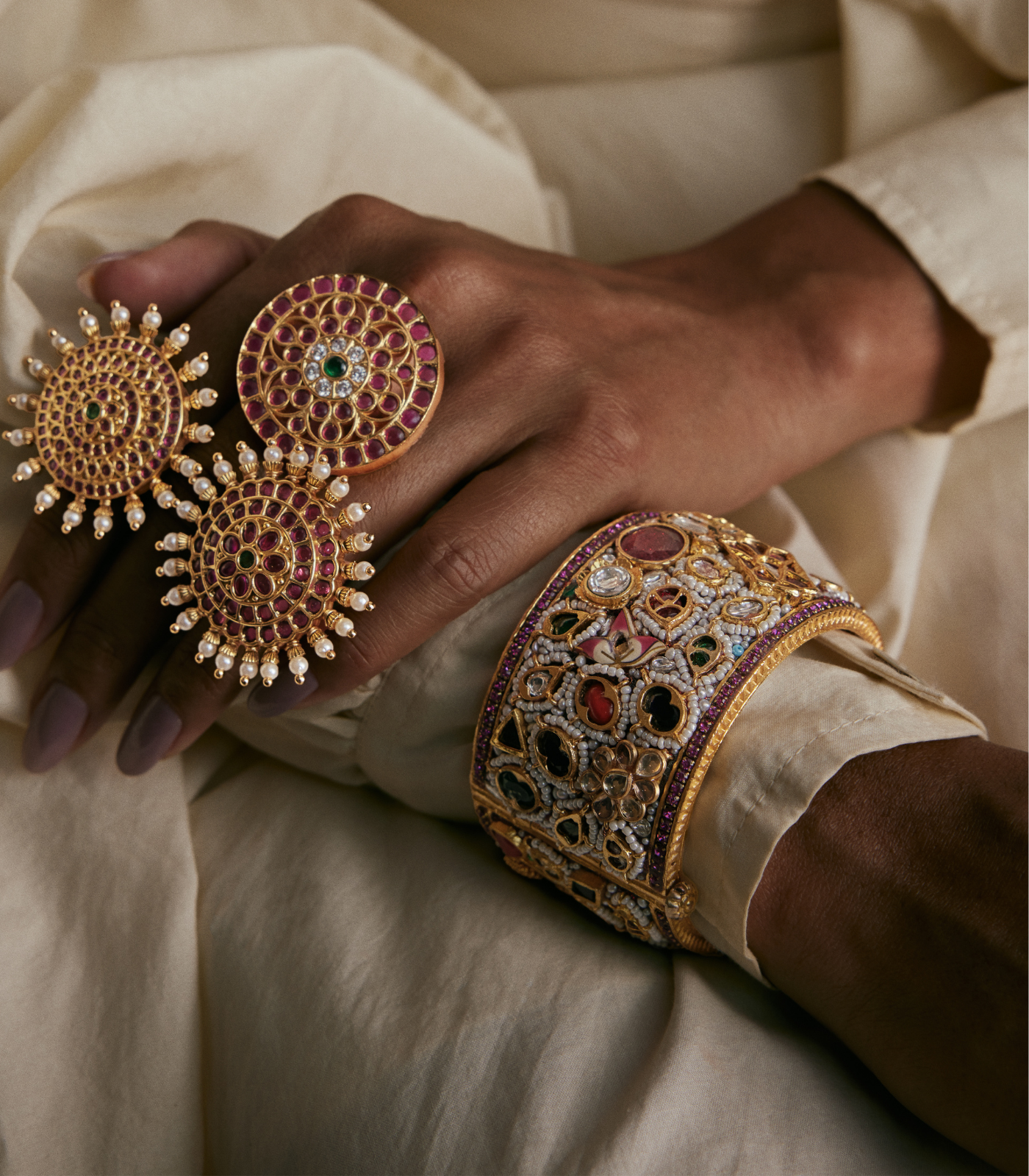 MAYURAKSHI NAVRATAN KUNDAN BANGLES – Preeti Mohan